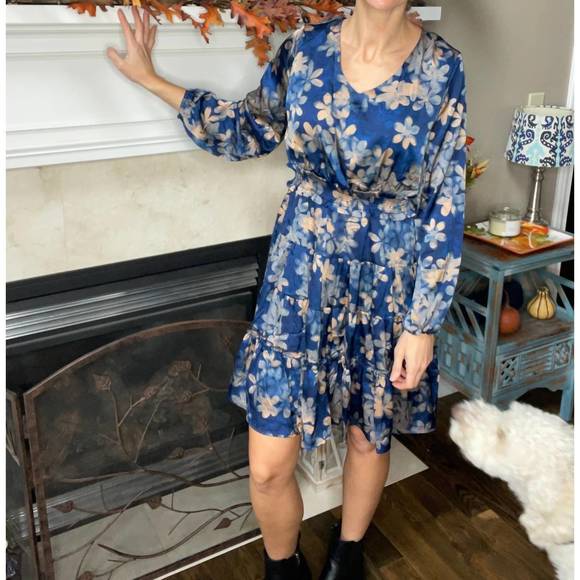 Hayden | Dresses | New Hayden La Faint Floral Smocked Waist V Neck ...